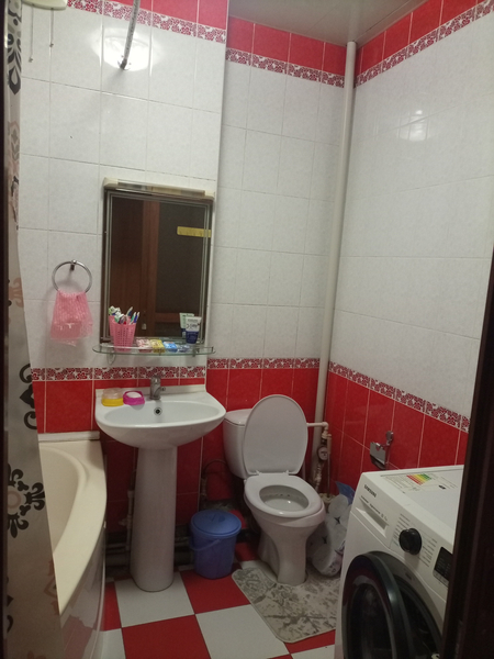 Uy sotiladi 4 xonali gorparkda