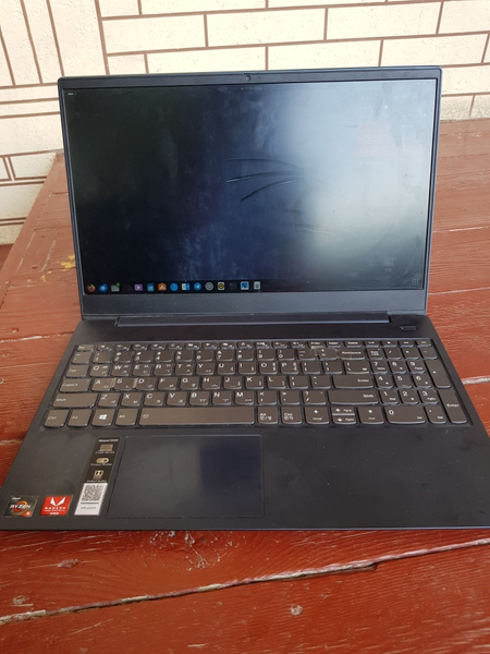 Lenovo noutbuk sotiladi pachti yangi abmen bor telefon, skuterlarga