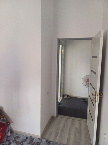 Kvartira sotiladi 2 xona Solnichniyda