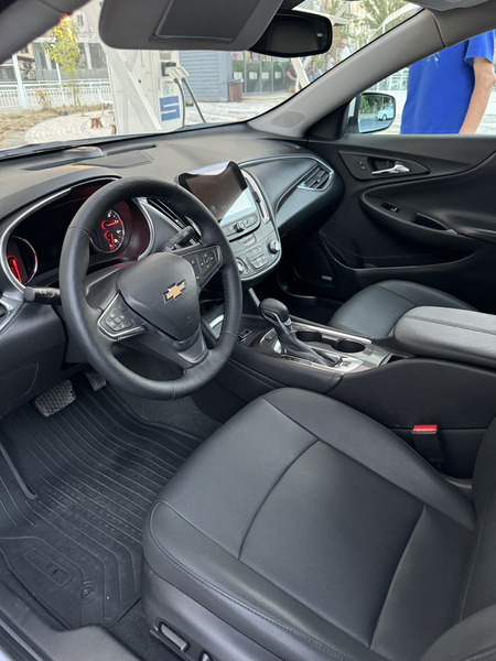 Malibu 2,4L primer qilingan zudlik bn sotiladi