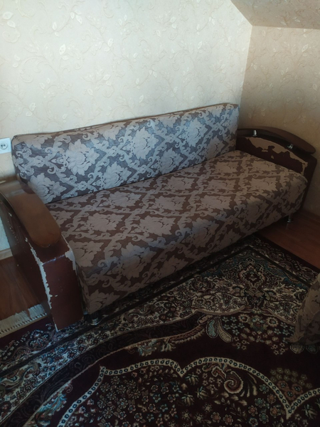 Ўзимиз фойдаланган ҳолати зўр гилам сотилади.