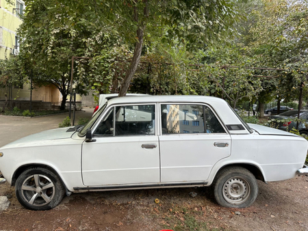 Автомобиль ваз 21013