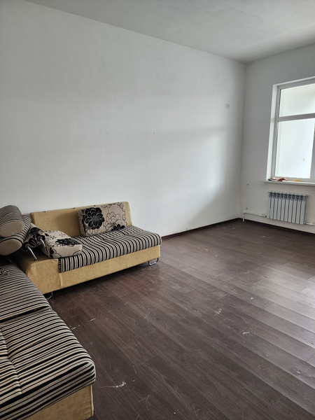 Xovli (участка) sotiladi 6 sotix 4 xona 
Manzil: Bektemir