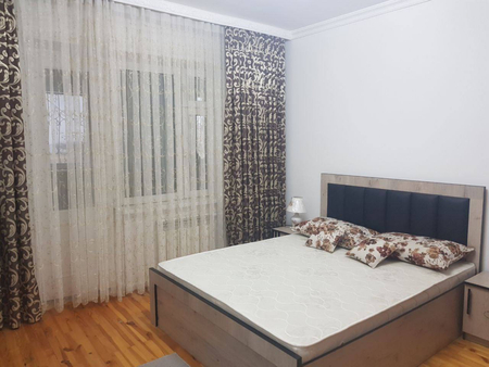 Сдается 3ком в центре , ул. Нукус, банковский дом с обстановкой