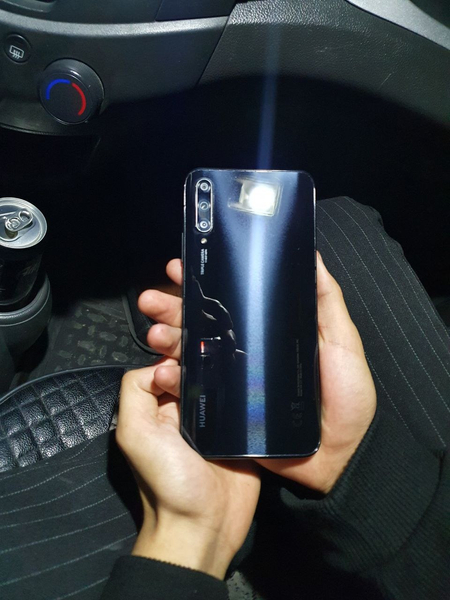 Huawei Y9S 6/128 xolati zo'r