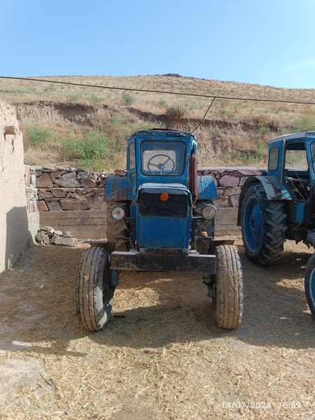 T40 traktor prastoy perdok
