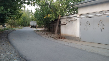 Juda yaxshi joyda Bozar yaqin.
