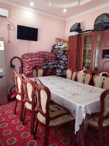SROCHNA Chorsuda hovli sotiladi