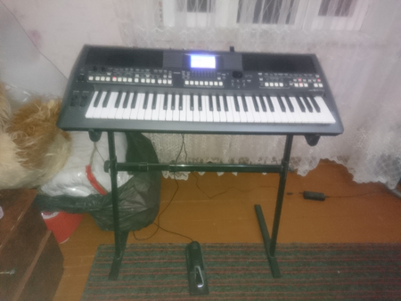 YAMAHA PSR S670 сотилади.
