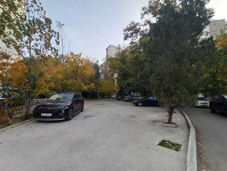 Двухкомнатная квартира на Бобура:  2-к.квартира, 4/8 Яккасарай (J3806)