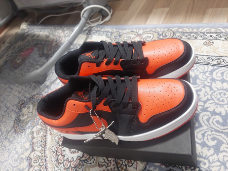 NIKE Air jordan low