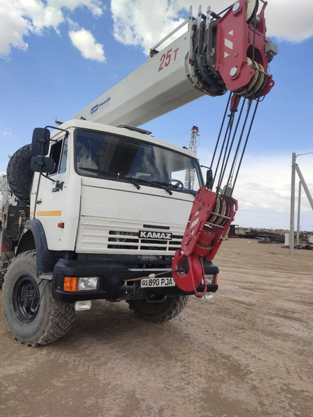 Автокран вездеход КАМАЗ 43118 6х6 грузоподъёмность- 25т