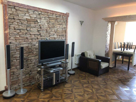 ул.Шота Руставелли ,Grand Mir Hotel 3/3/5 100m2 сдаётся 3-комнтная