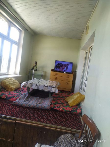 Kvartira sotiladi 3 xona 4 xona qilingan oshxona balkonda 2 ta balkon.