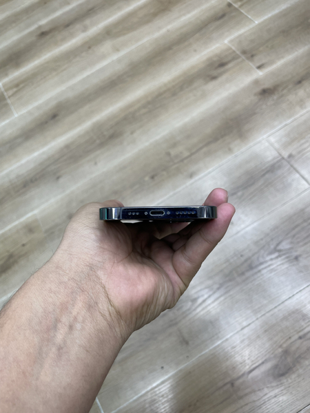 Iphone 12 pro kha 128 radnoy srochna sotiladi