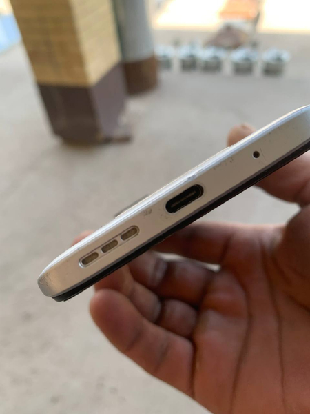 Redmi 10 128 Gb srochni sotiladi