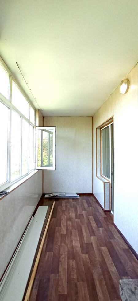 Qoraqamich 2/5 1/3/4 balkon 2/6 srochno sotiladi