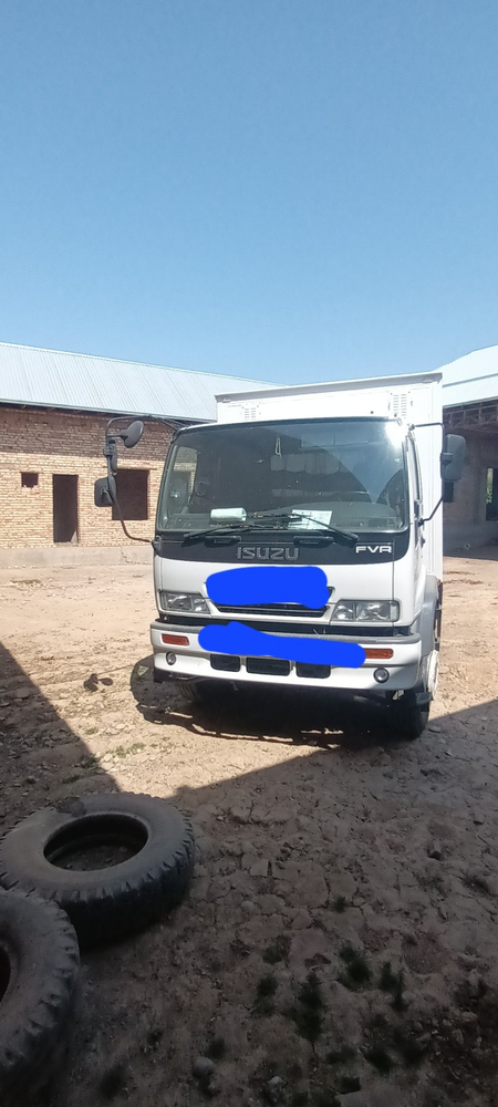 Isuzu yili 2018 holati yaxshi 440ming yurgan yalol 6ta balon yangi