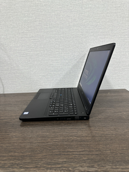 8-Ядерный Dell Precion 3520 intel Core i5 IPS 15.6 Nvidia GeForce DDR5