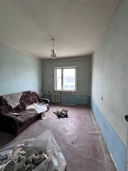 2 xonali 4-qavat 4 qavatli  ponelniy dom 65m²
Manzil:6-mkr. Alpamish
N