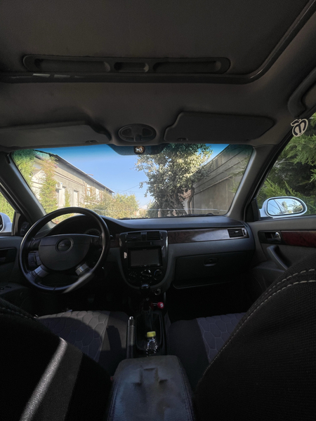 Lacetti 1.8 sotiladi