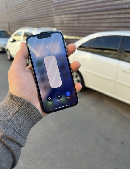 Iphone 13 pro 256gb\\nRangi Sierra blue\\nxolati ideal \\naybi yoq \\nkorobka