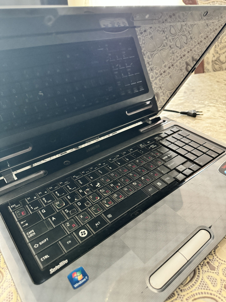 Toshiba,Satellite L775