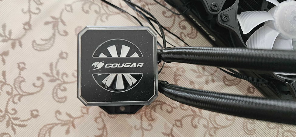 Продается водяной кулер Cougar Helor 240