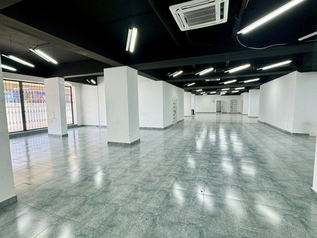 АРЕНДА. Коммерческая помещения. 700 квадрат. Яккасарай. Seoul Mun.