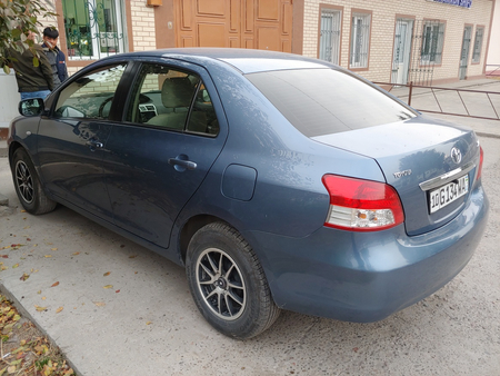 Toyota Yaris sotiladi