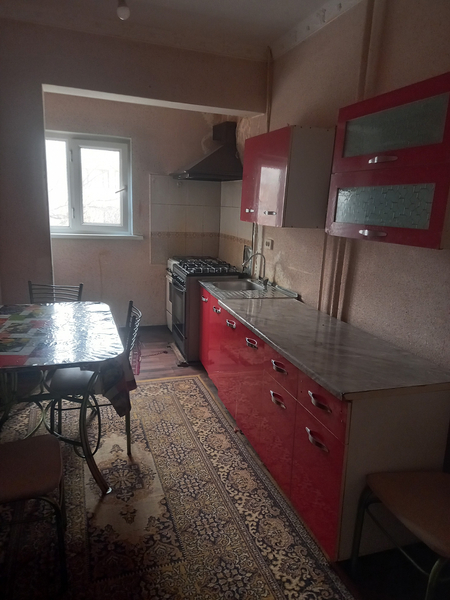 Медгородокда 3/3/9 квартира ижарага берилади.