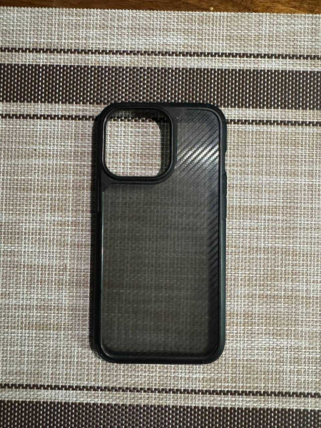 Продам чехлы на Iphone 13 Pro