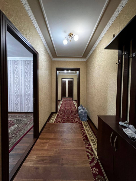 Олмазор тумани Беруний метро Аср тойхонаси олдида