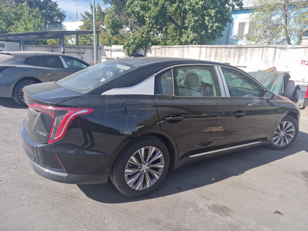 Hongqi e-qm5  1 соатда номизга наличие