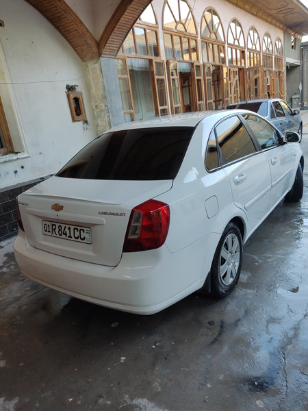Lacetti sotiladi 2009 gazi bor