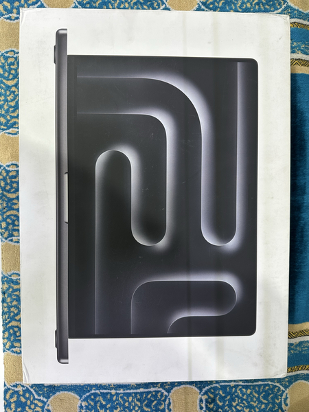 Продам абсолютно новый запечатнный macbook