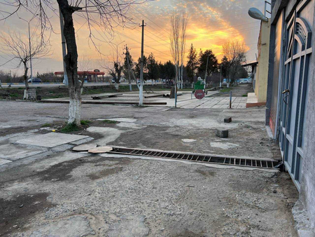 Qarshi ofis yer ijaraga beriladi barcha jihoz va byumlari bilan