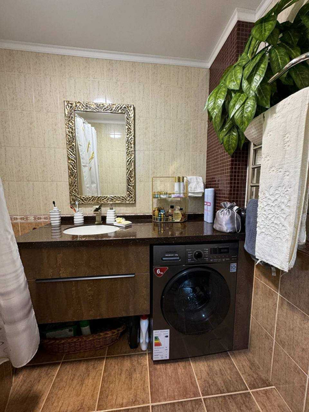 ул.С.Барака ГУВД кафе Эффенди 2-комнатная 5/9 60 м² евроремонт меб/тех