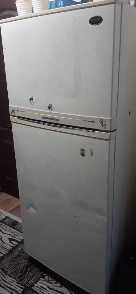 Xoladilnik sotiladi 100$