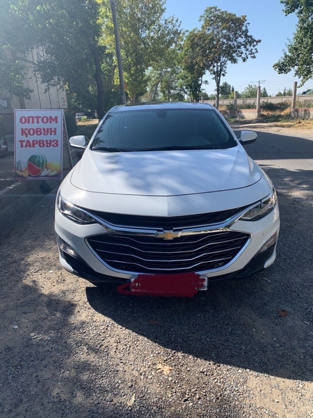 Продам свою машину Malibu2 белового цвета