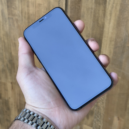 Iphone 11 pro 64 gb holati zor tel qilila realna maza qp tutasla