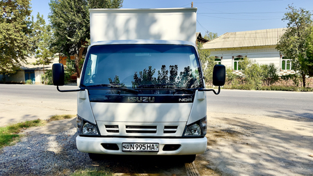 Isuzu NQR.  Срочно сотилади