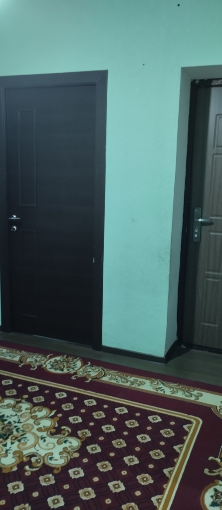 Uch xonali uy zudlik bilan sotiladi