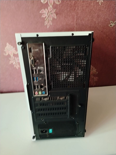 Видеокарта rx 6500xt, Процессор Intel core i3 12100f, ОЗУ 16г 3200 мг