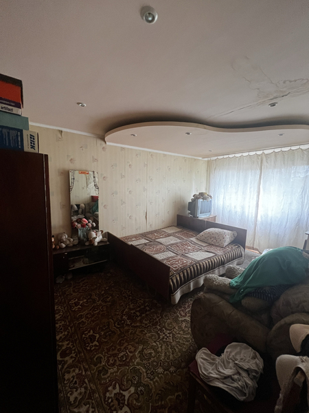 Продается своя  квартира 3в4 комнатная на Мирзо Улугбеке