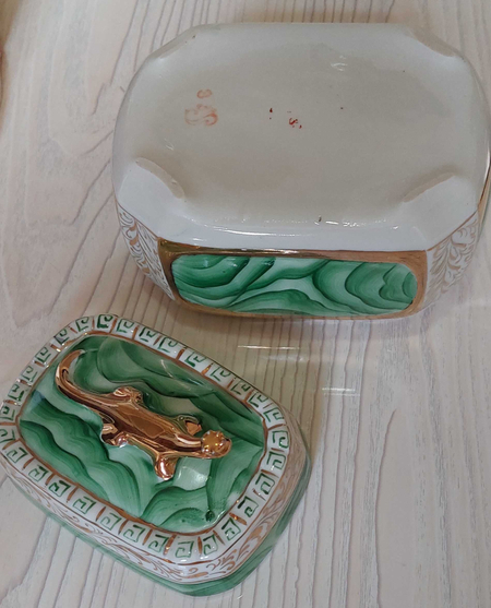 Шкатулка фарфоровая