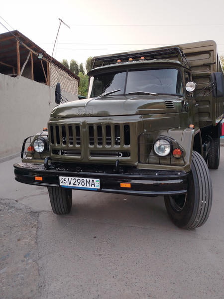 Zil 131 sotiladi