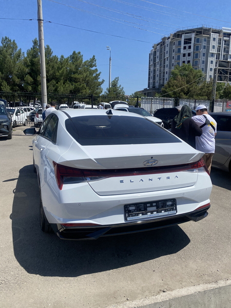 Hyundai elantra 2 pazitsiya