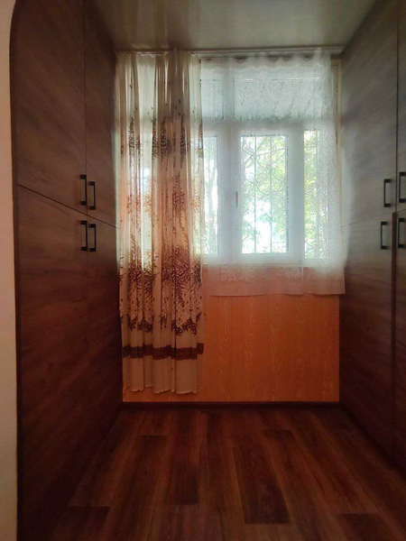 Срочно продается 2ком квартира.Метро Буюк Ипак Йули.М.Горький