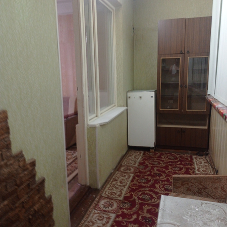 Kvartira  Yunusobod 7kv alfraganus roparasi . Ayol va qizlarga